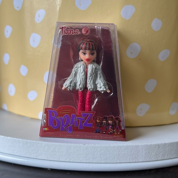 Bratz | Toys | New Mini Bratz Doll Series 3 Tiana Blind Box Figure ...
